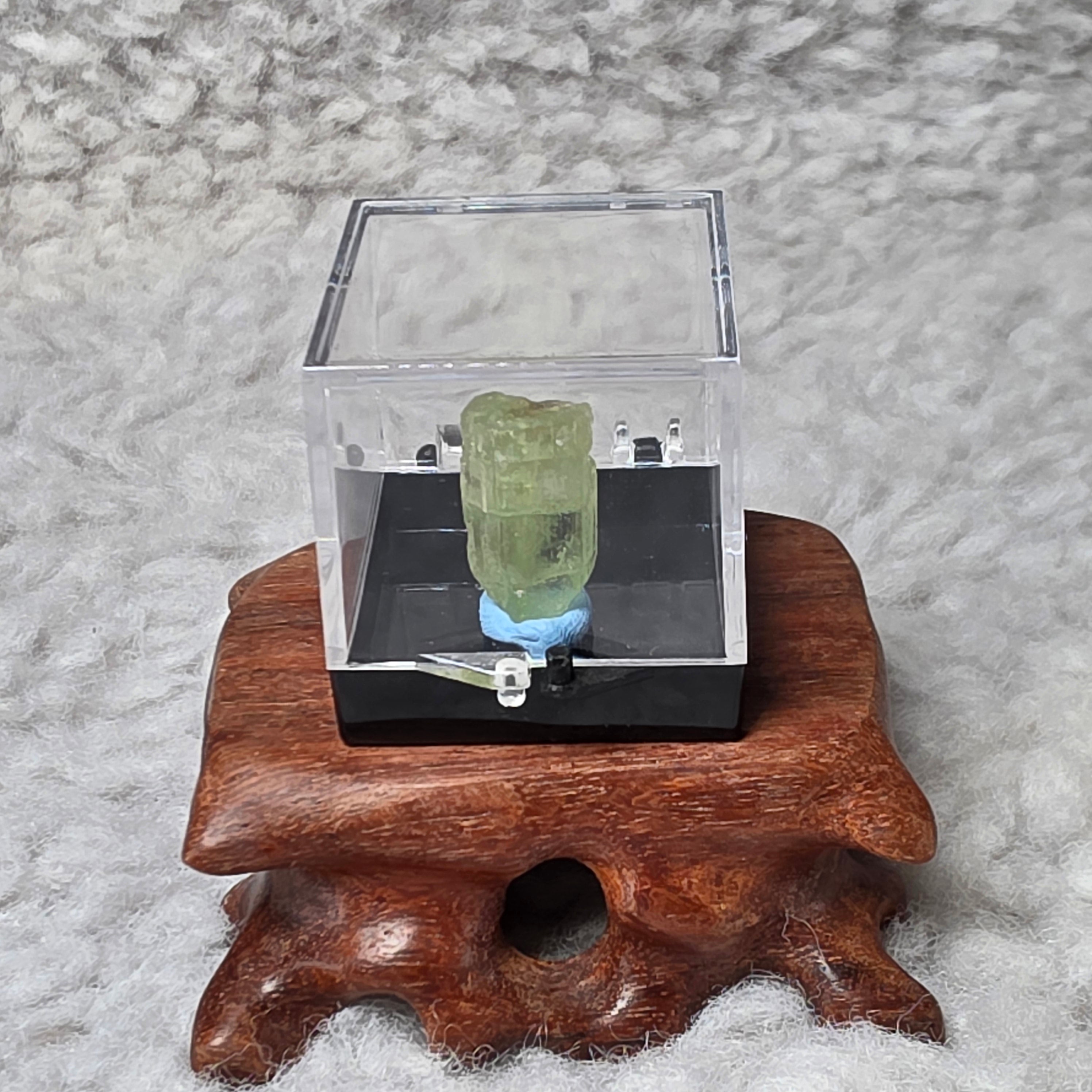 Green Beryl Specimen – Abundance, Healing & Heart Energy – Living Gems SG